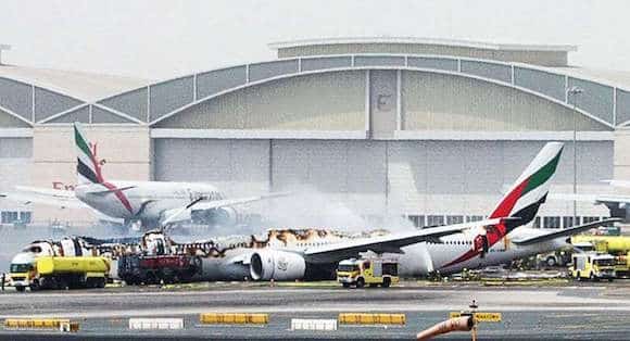 Emirates Flight Crash - PhotoNews Pakistan