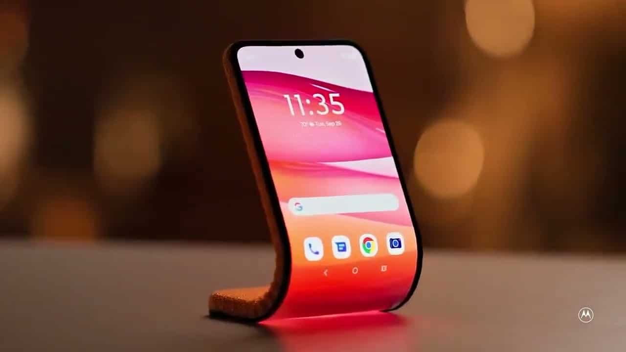 Motorola's New Adaptive Display Concept Phone | PhotoNews