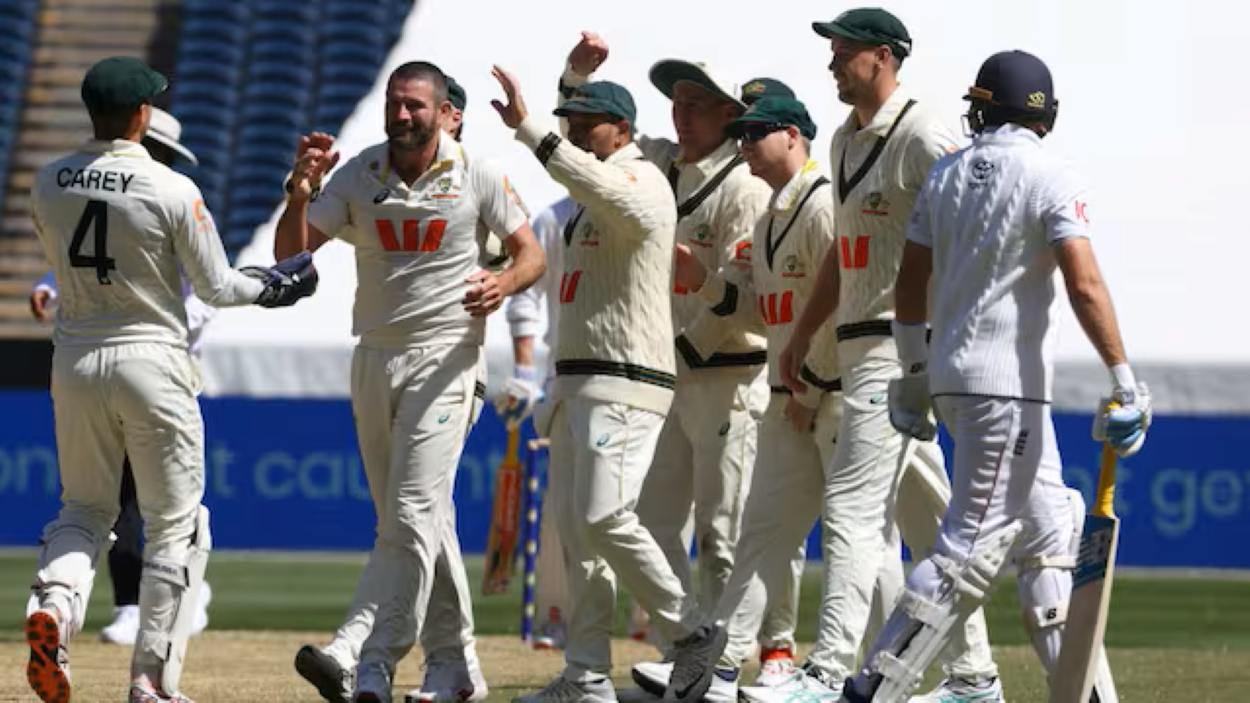 Ashes 4th Test: England Bowled Out for 110, Trail Australia by 42 at MCG