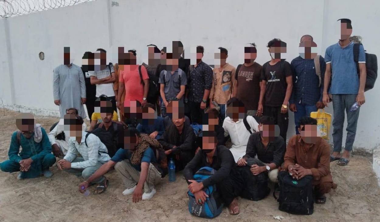 Pakistan Coast Guards illegal immigrants - PhotoNews Pakistan