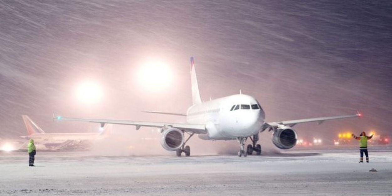 US Winter Storm Causes Record Flight Cancellations