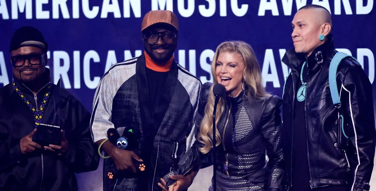 Fergie Black Eyed Peas Reunion Marks AMAs Win